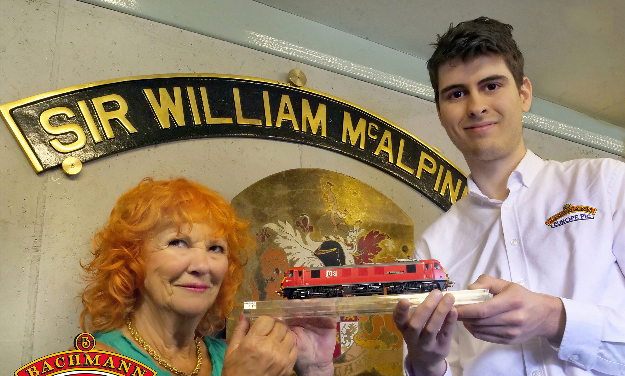 Class 90 model presented to Lady Judy McAlpine - BACHMANN EUROPE NEWS